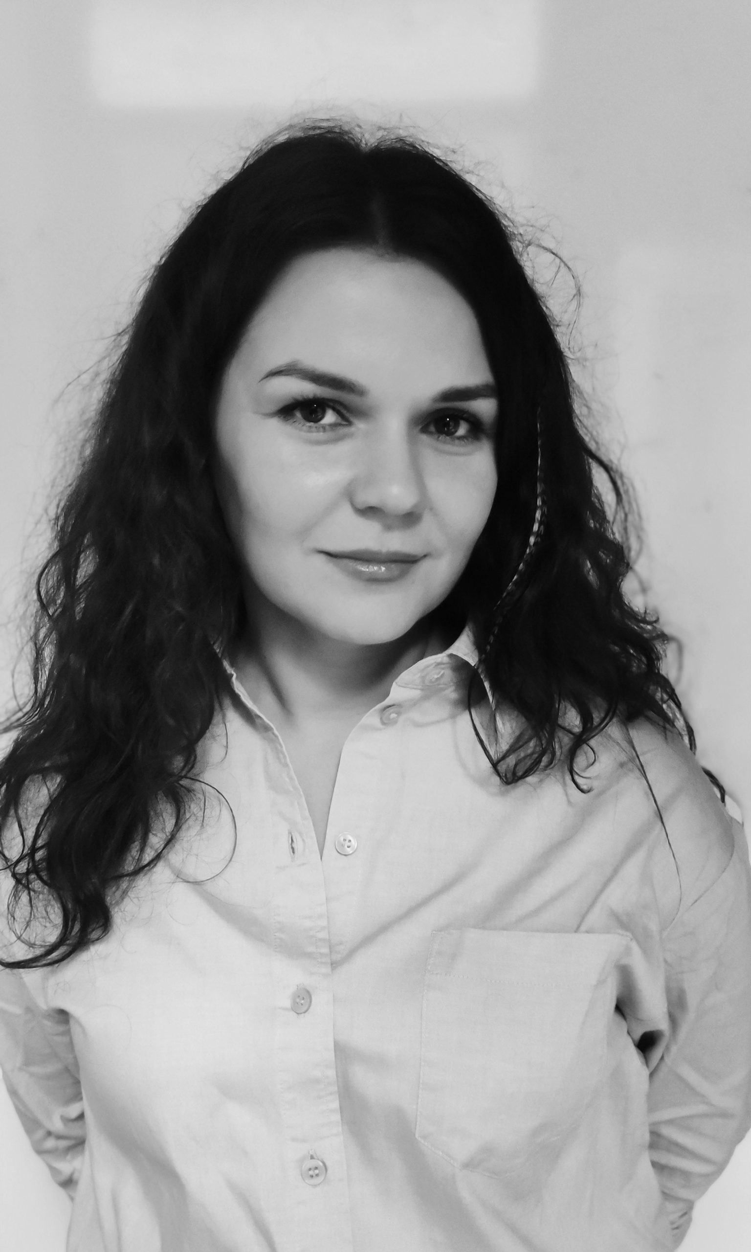 Romanova Anna – agency of artists in exile